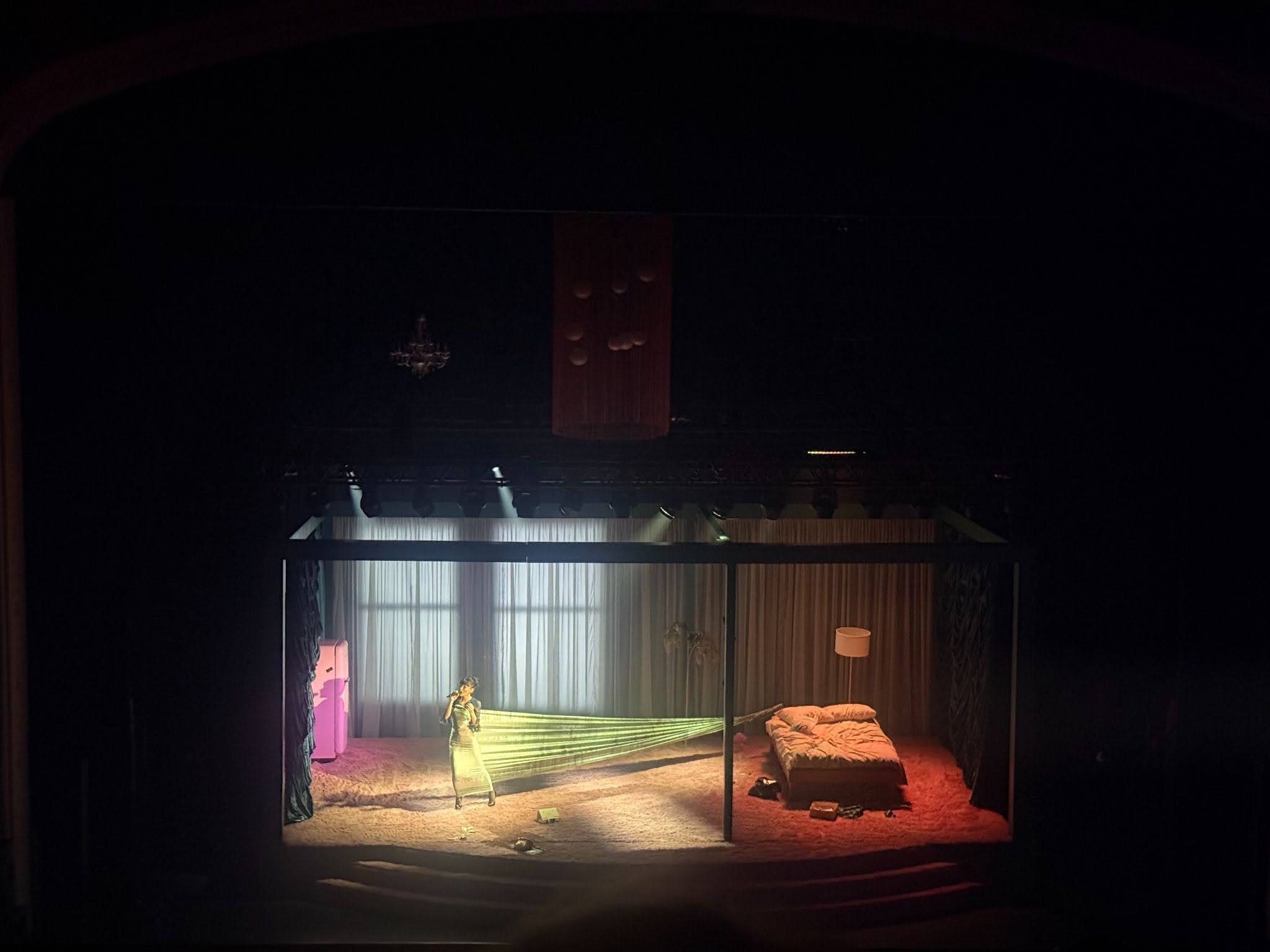 Lily Allen Bares All On Her ‘West End Girl’ Tour - Emertainment Monthly